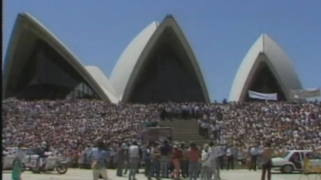 Timeline: 40 years of the Sydney Opera House - ABC News