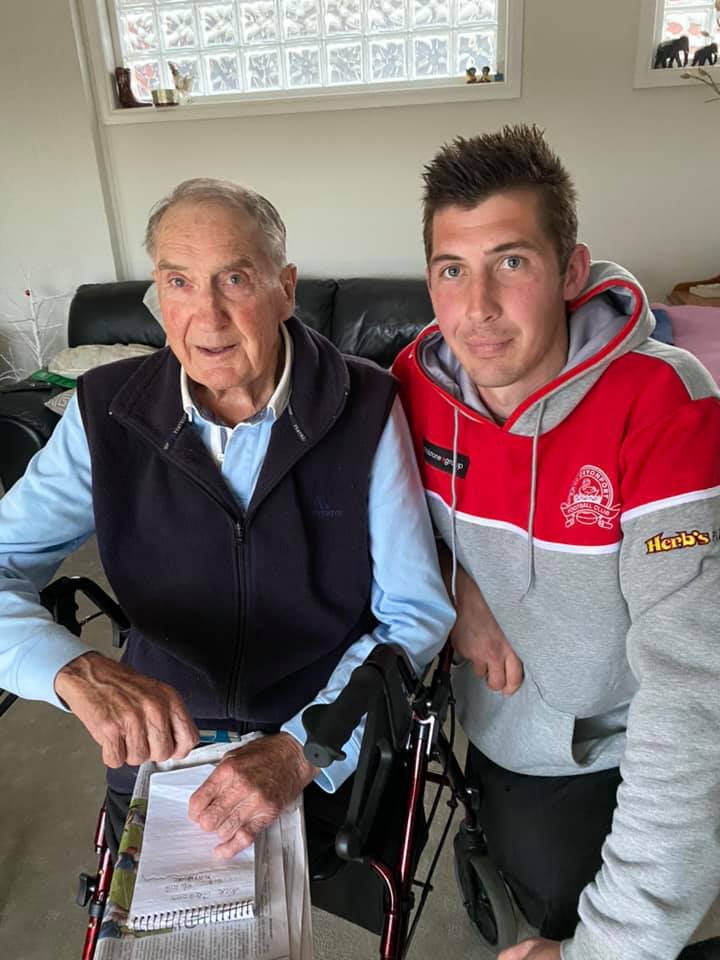 Former AFL coach Robert Shaw's online support group unites Tasmanian ...