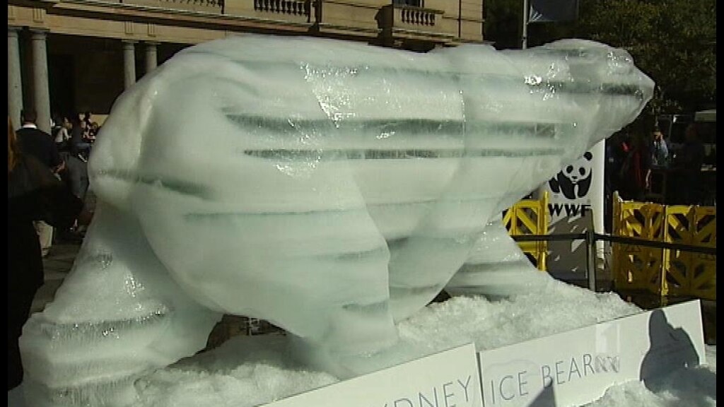 Ice sculpture melted by human hands - ABC News