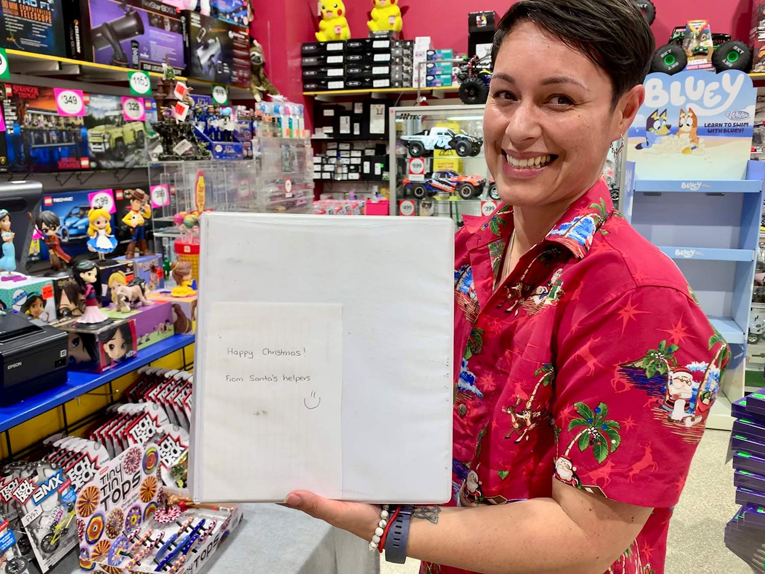 Good Samaritan anonymously pays $16k worth of customer lay-bys at Gold ...