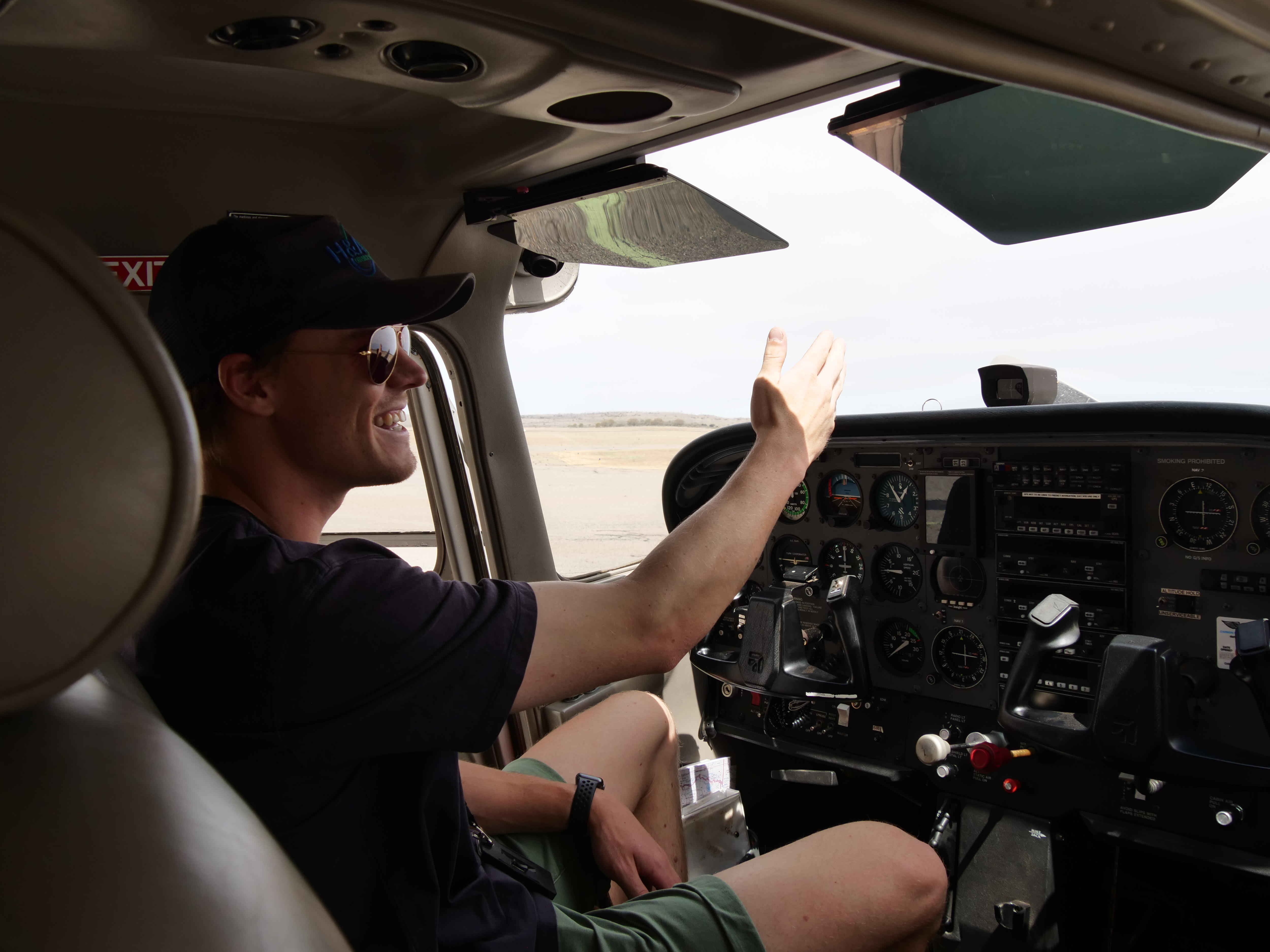 Broken Hill mail pilot Harry Russell reflects on a year of flights in ...