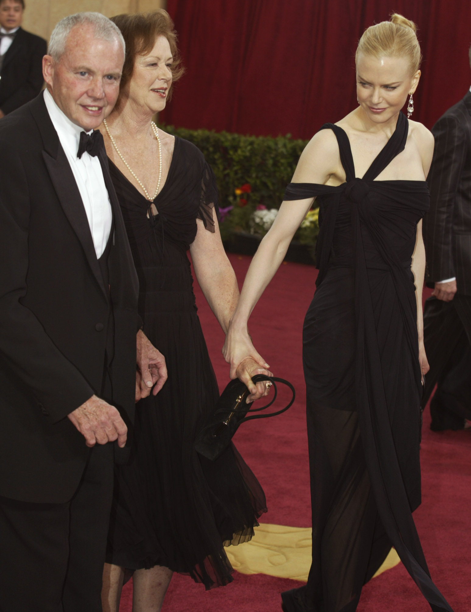 Nicole Kidman misses Venice acting honour due to death of her mother ...