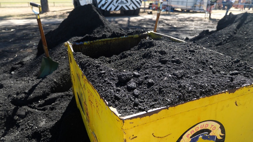 Coal shovelling and roof bolting competition - ABC News Coal shovelling and roof bolting competition - ABC News