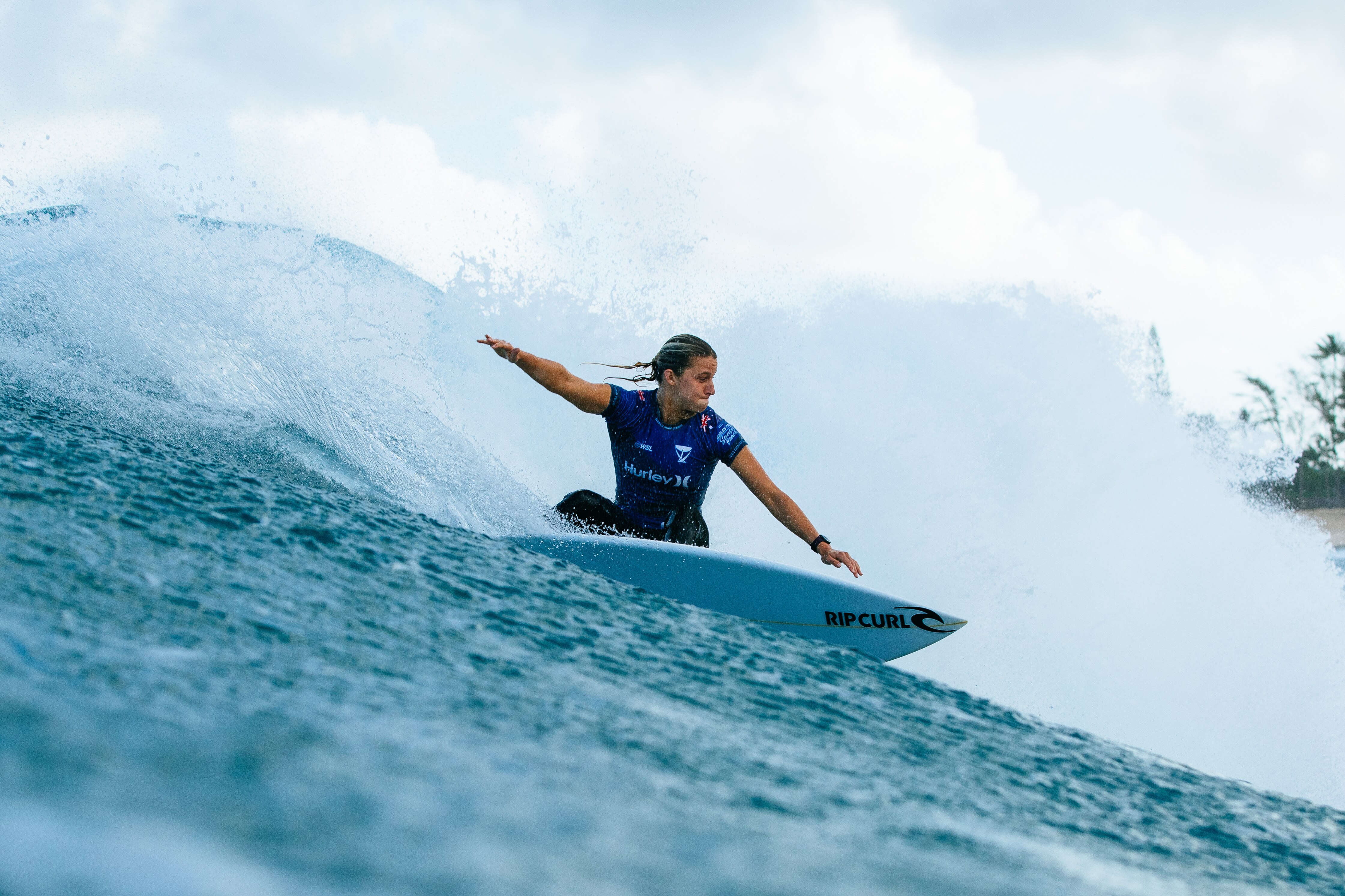 Molly Picklum wins Sunset Beach World Surf League title in Hawaii - ABC ...