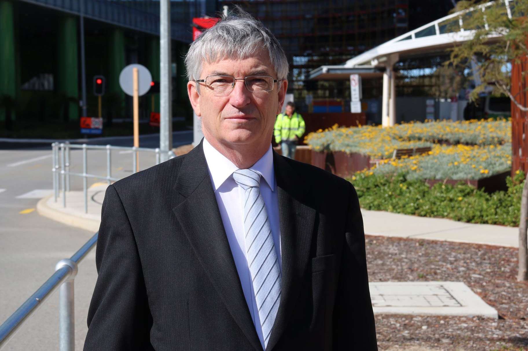 Perth Children's Hospital asbestos report prompts call for temporary ...