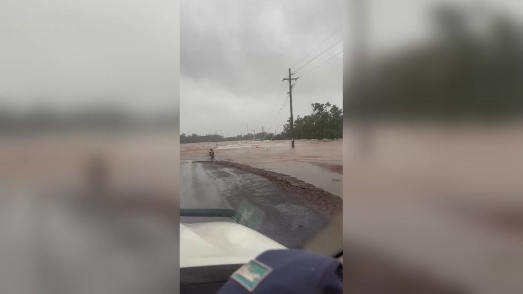 Flooding on Groote Eylandt following Tropical Cyclone Megan - ABC News