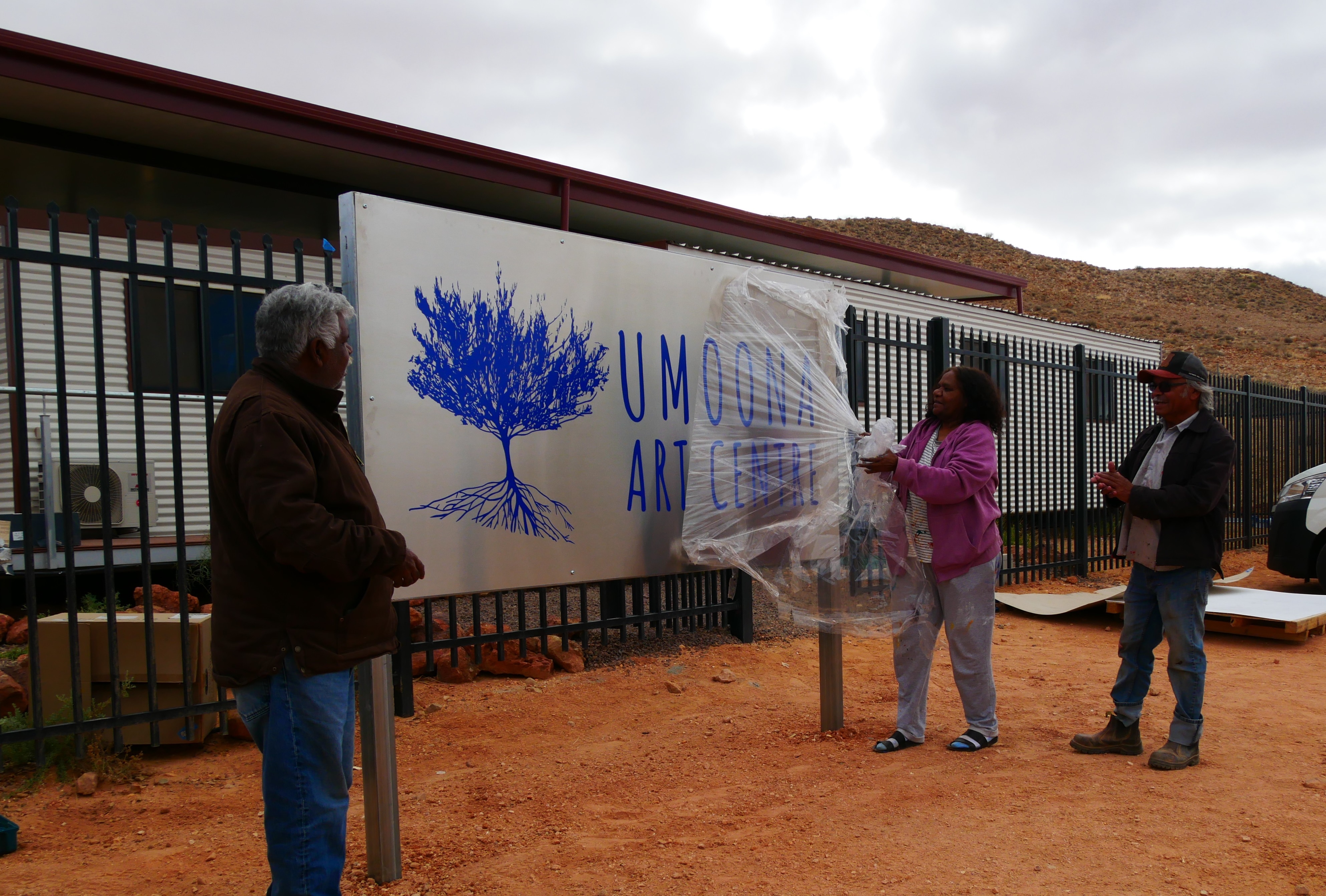 Permanent Aboriginal art centre in Umoona, near Coober Pedy, opens ...