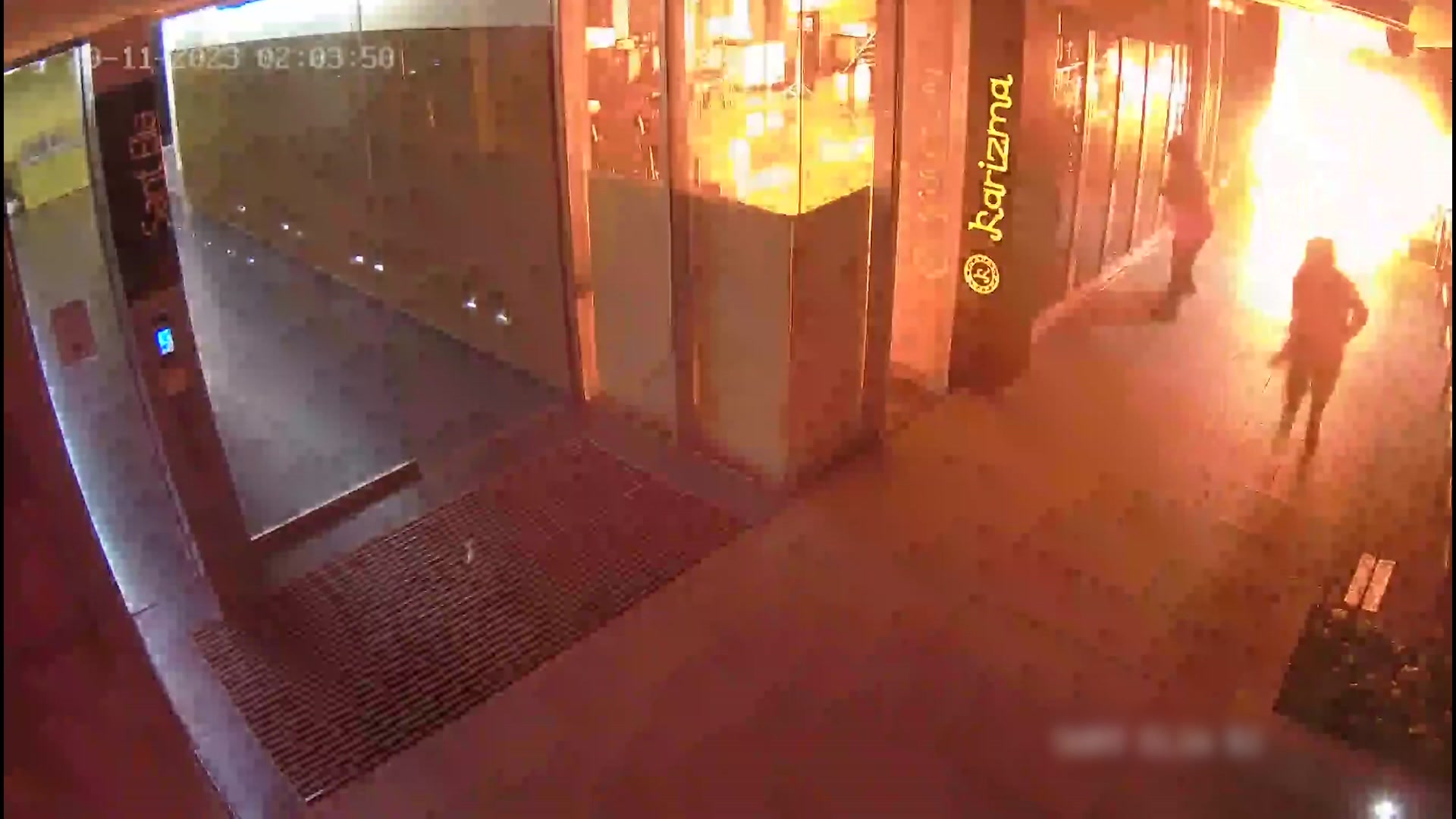 The moment a fire was lit at a Docklands restaurant - ABC News