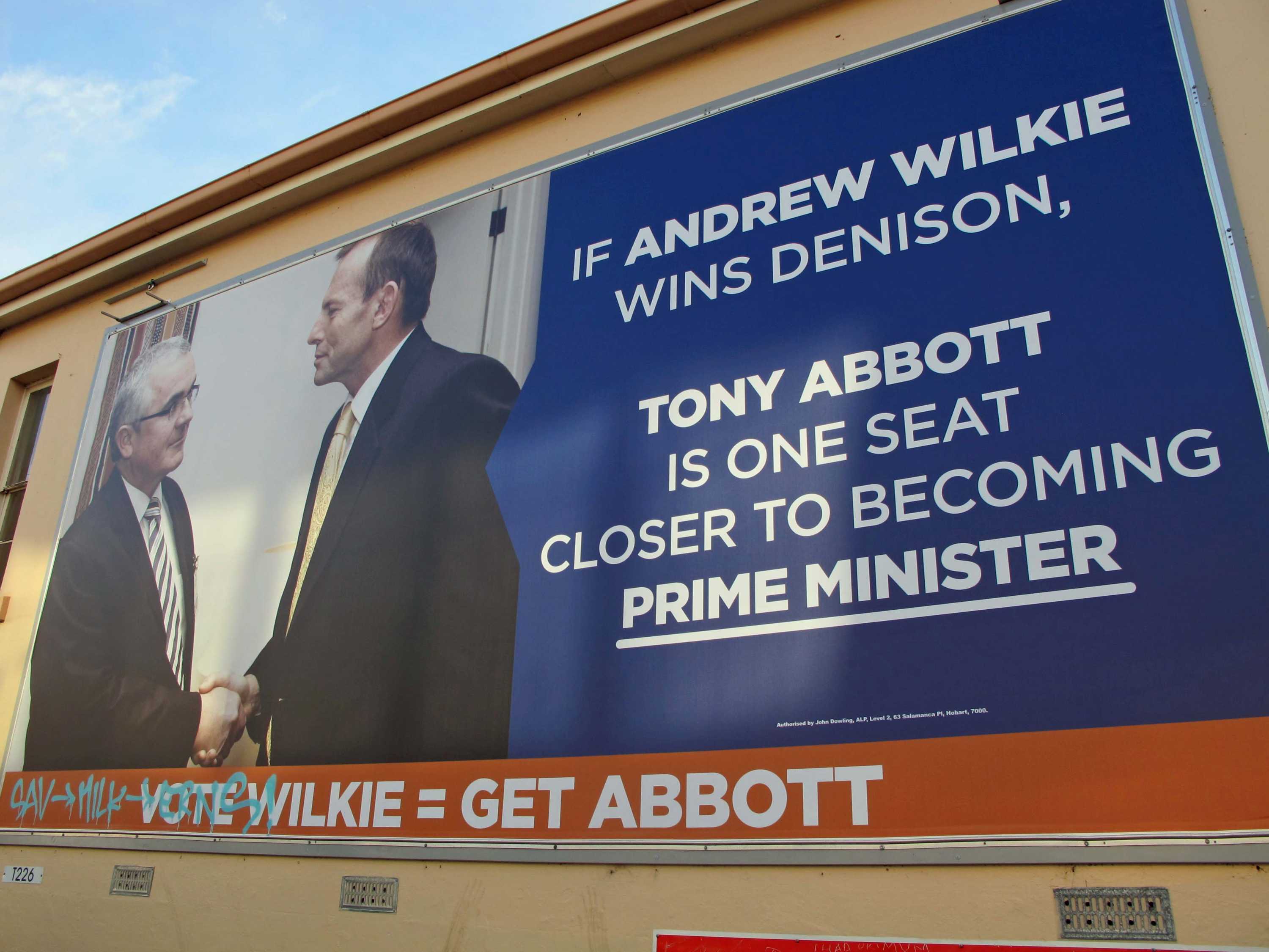 Independent Andrew Wilkie demands removal of 'defamatory' ALP billboard ...