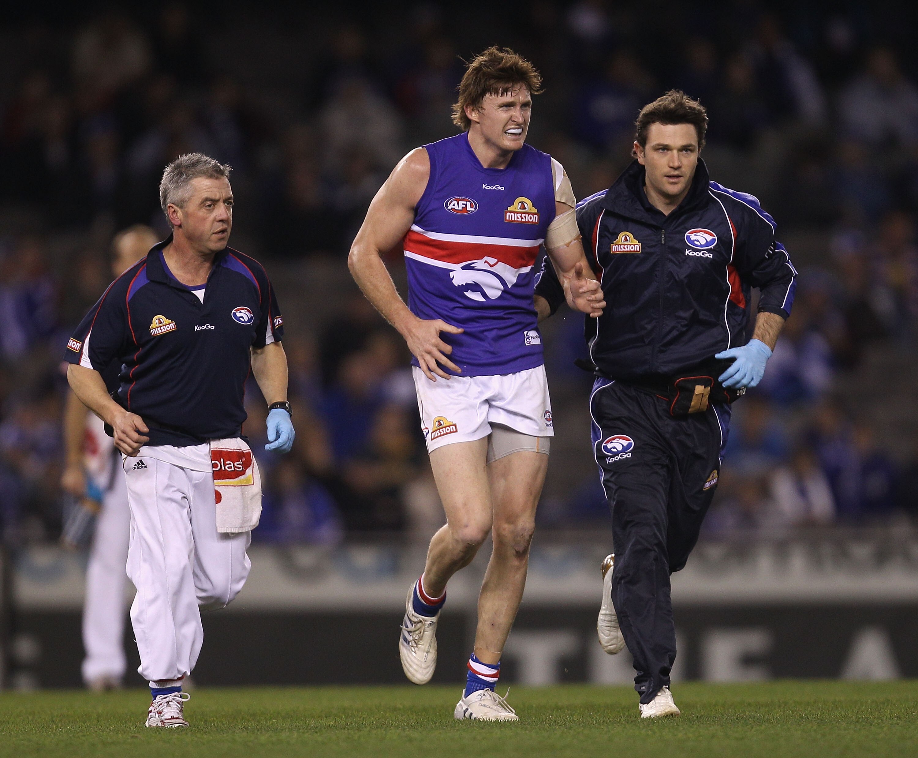 Western Bulldogs' Tom Williams retires from AFL - ABC News