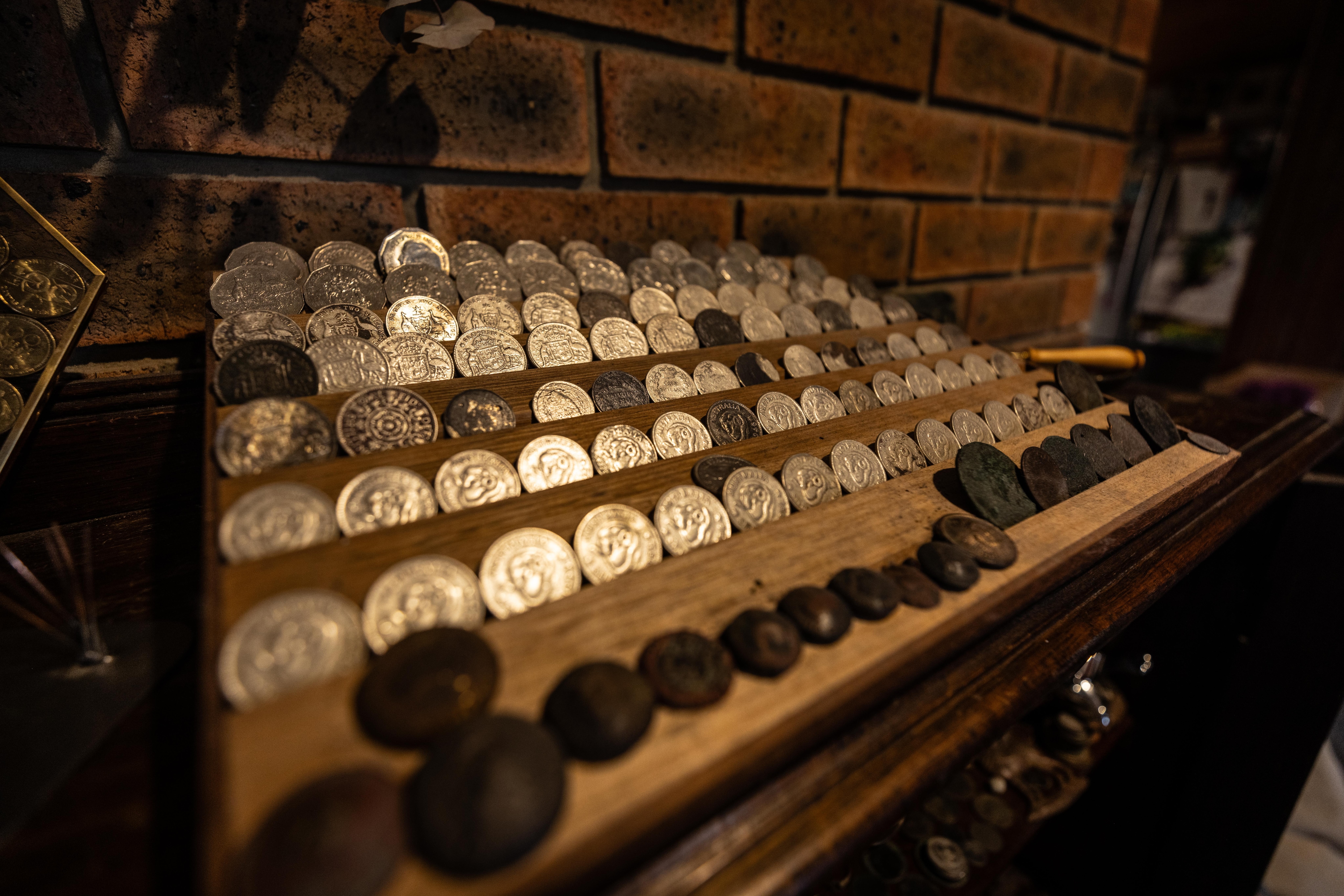 Pre-colonial Dutch East Indies 1 duit coin from 1754 found in Hobart by ...