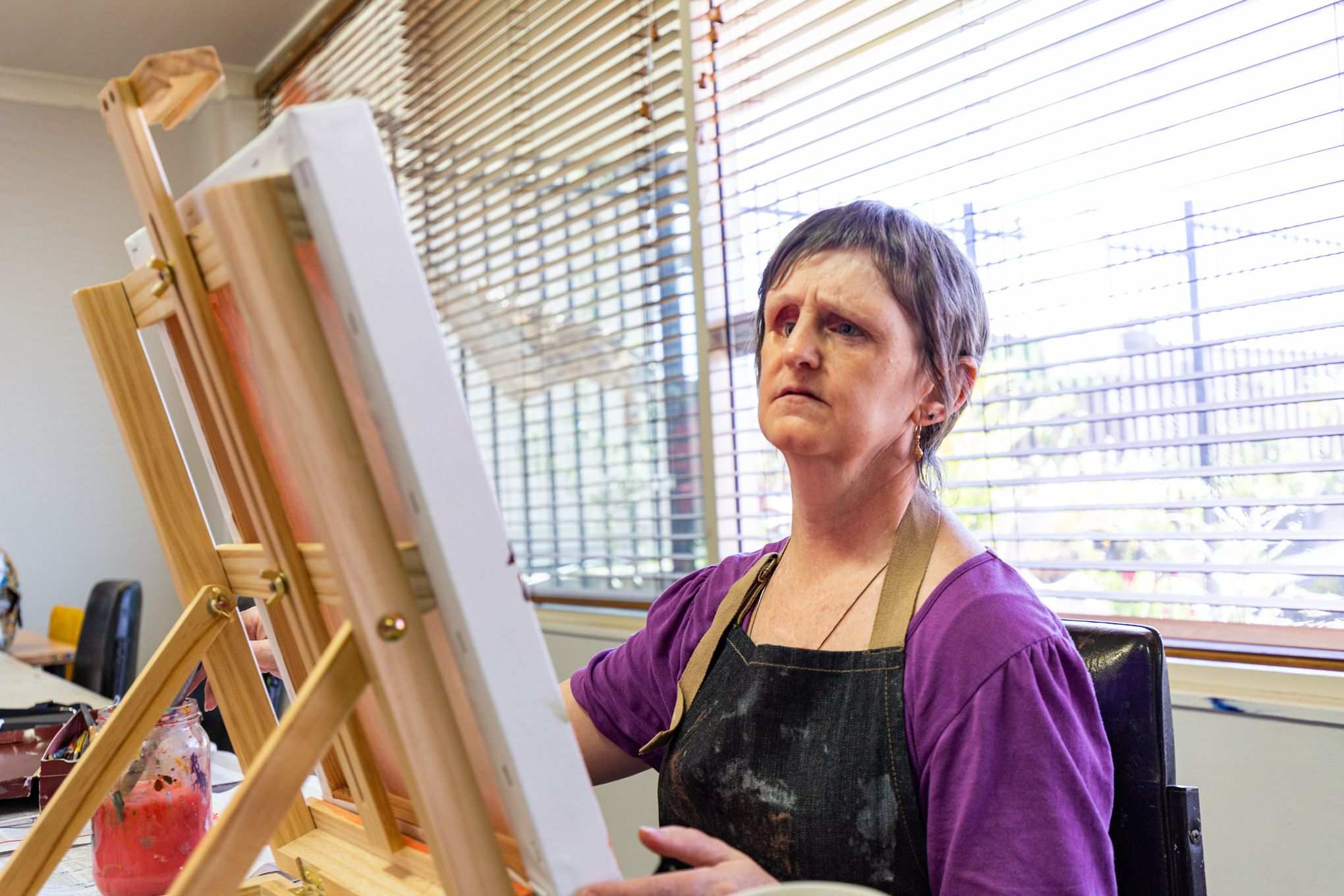 Samantha is a visual artist from Newcastle - she's also blind - ABC listen