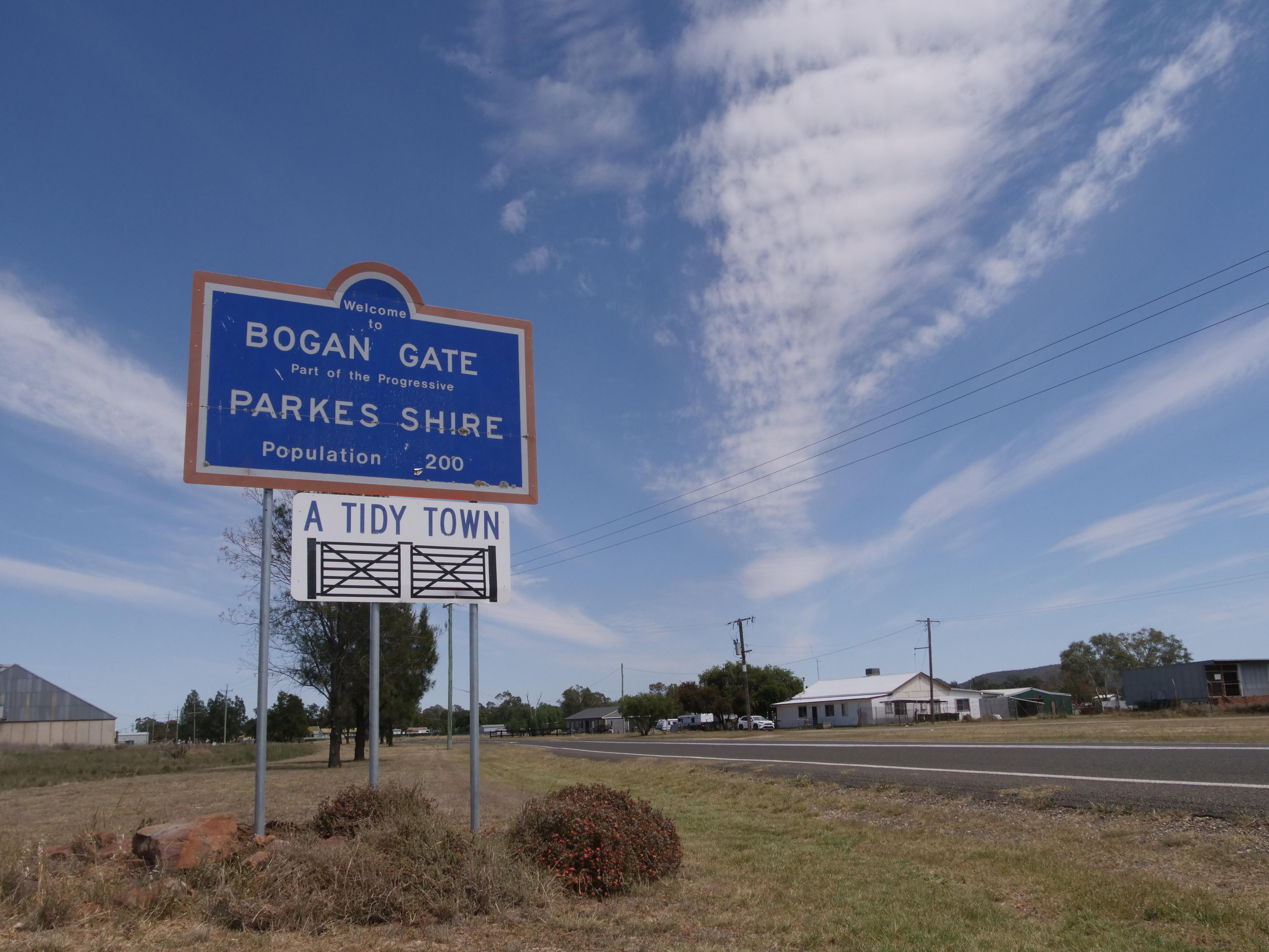 Bogan Gate Explosive Reserve in bushfire-prone paddock has neighbours ...