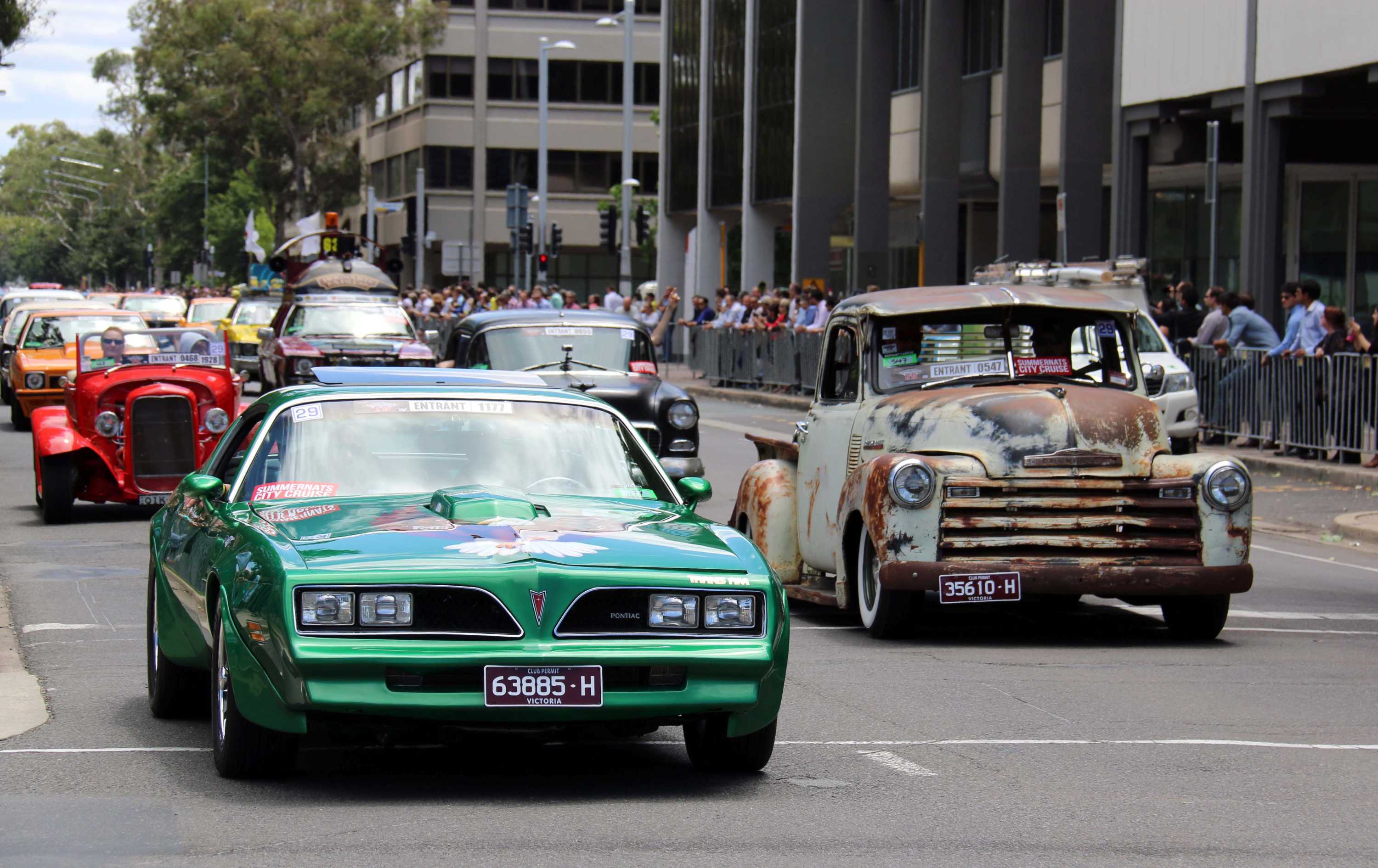 Summernats: Thousands of rev heads converge on Canberra for start of ...
