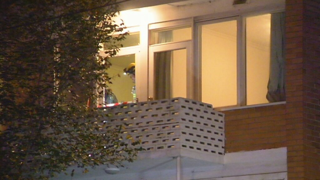 Woman lucky to survive fall after balcony collapsed on Melbourne unit ...
