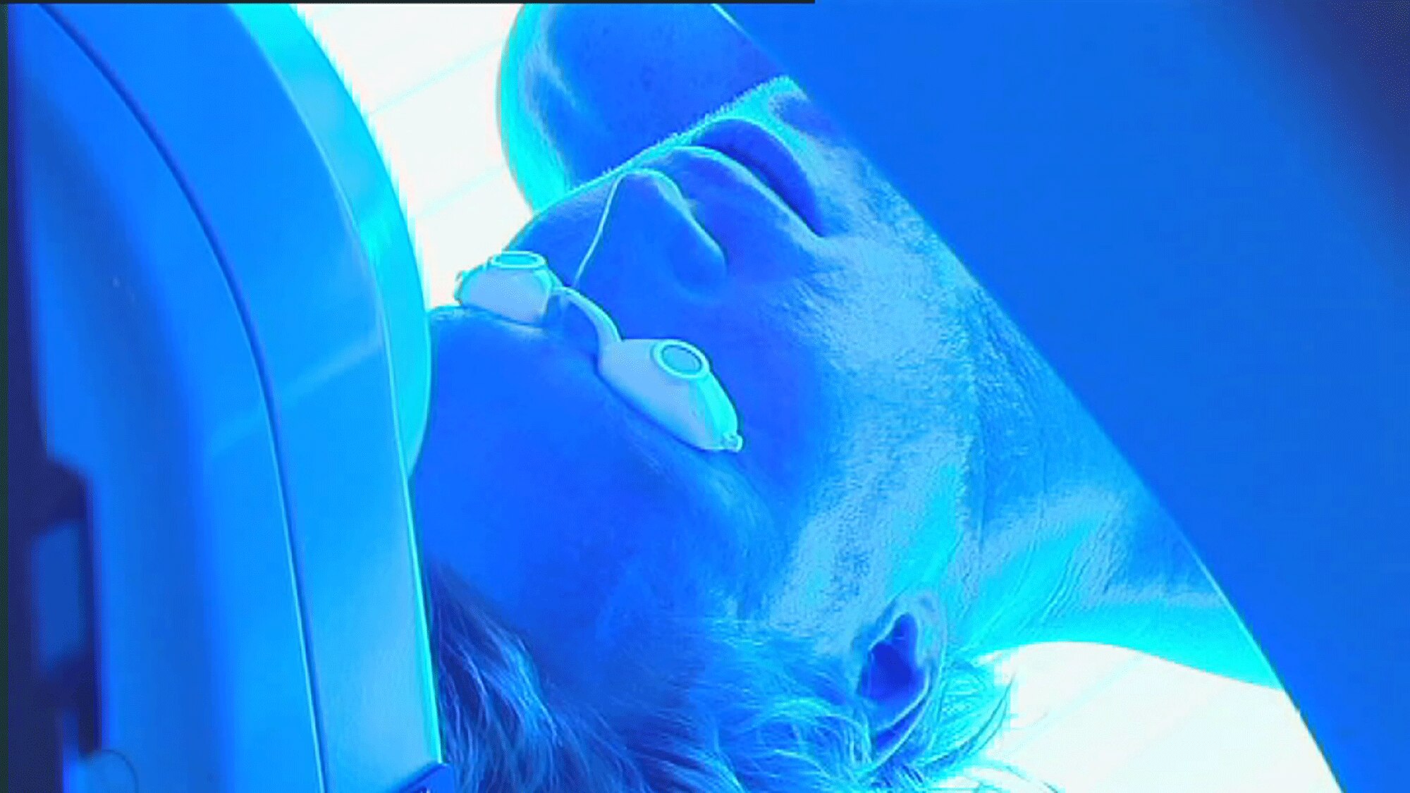 Impending ban boosts private solarium sales as Queensland Cancer ...