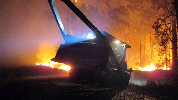 WA bushfires: Residents refusing to evacuate told crews will not risk ...