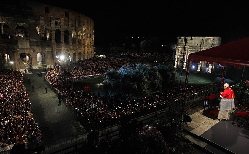 Thousands attend Colosseum service - ABC News