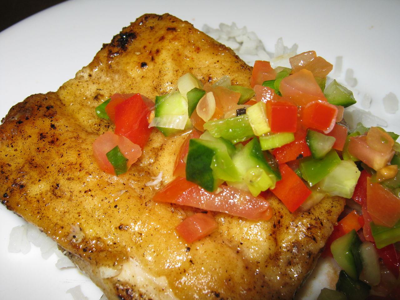 Grilled fish with salsa - ABC Everyday