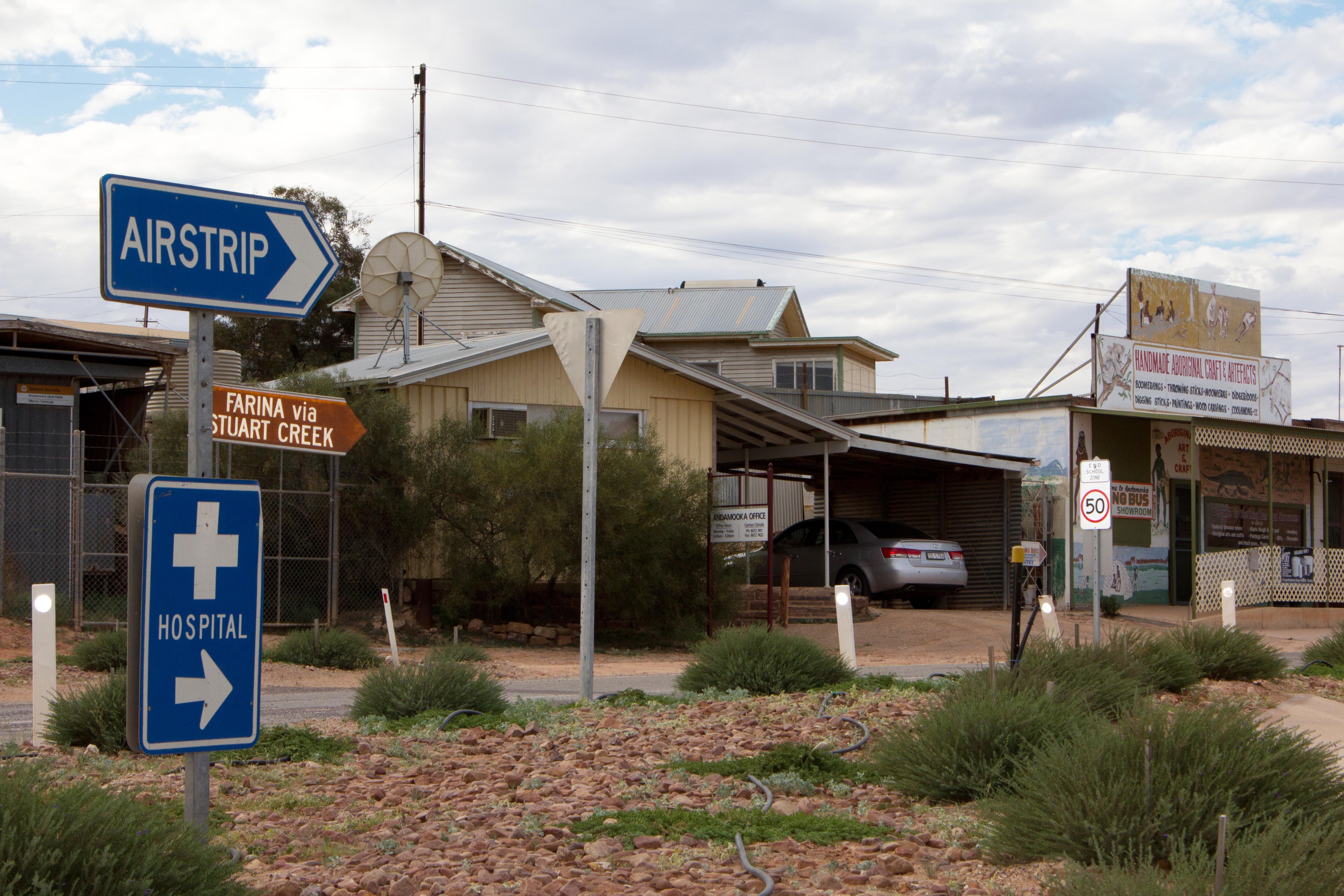 Volunteers get help to run outback town - ABC News