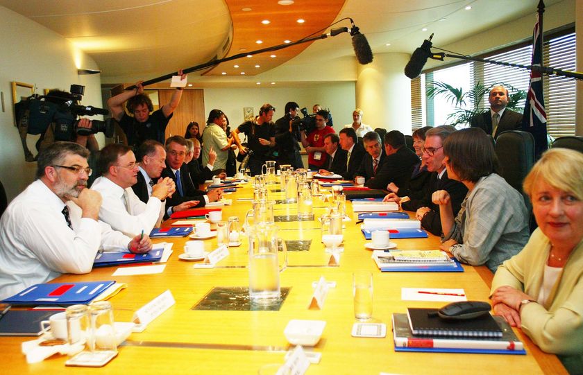 Rudd holds first Cabinet meeting - ABC News