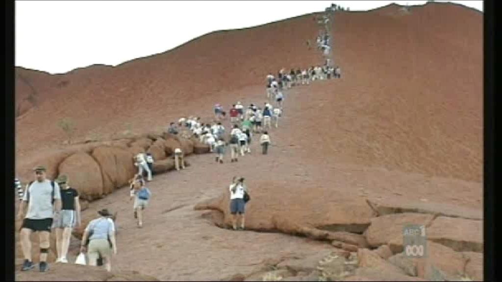 Urinating tourists put Uluru shrimp at risk - ABC News
