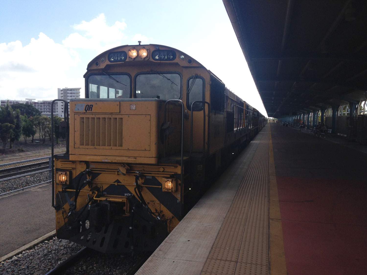 Passengers enjoy Queensland's Sunlander train as locomotive makes final ...