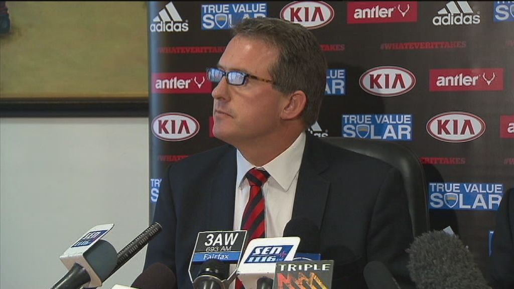 Essendon chief Ian Robson resigns from Bombers - ABC News