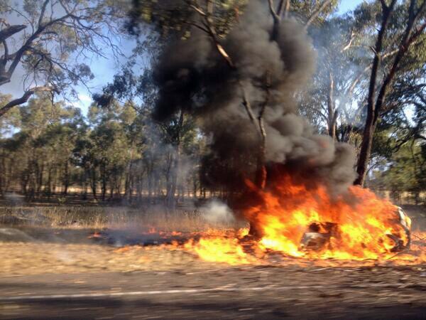 Fiery car crash leaves one person dead in northern Victoria - ABC News