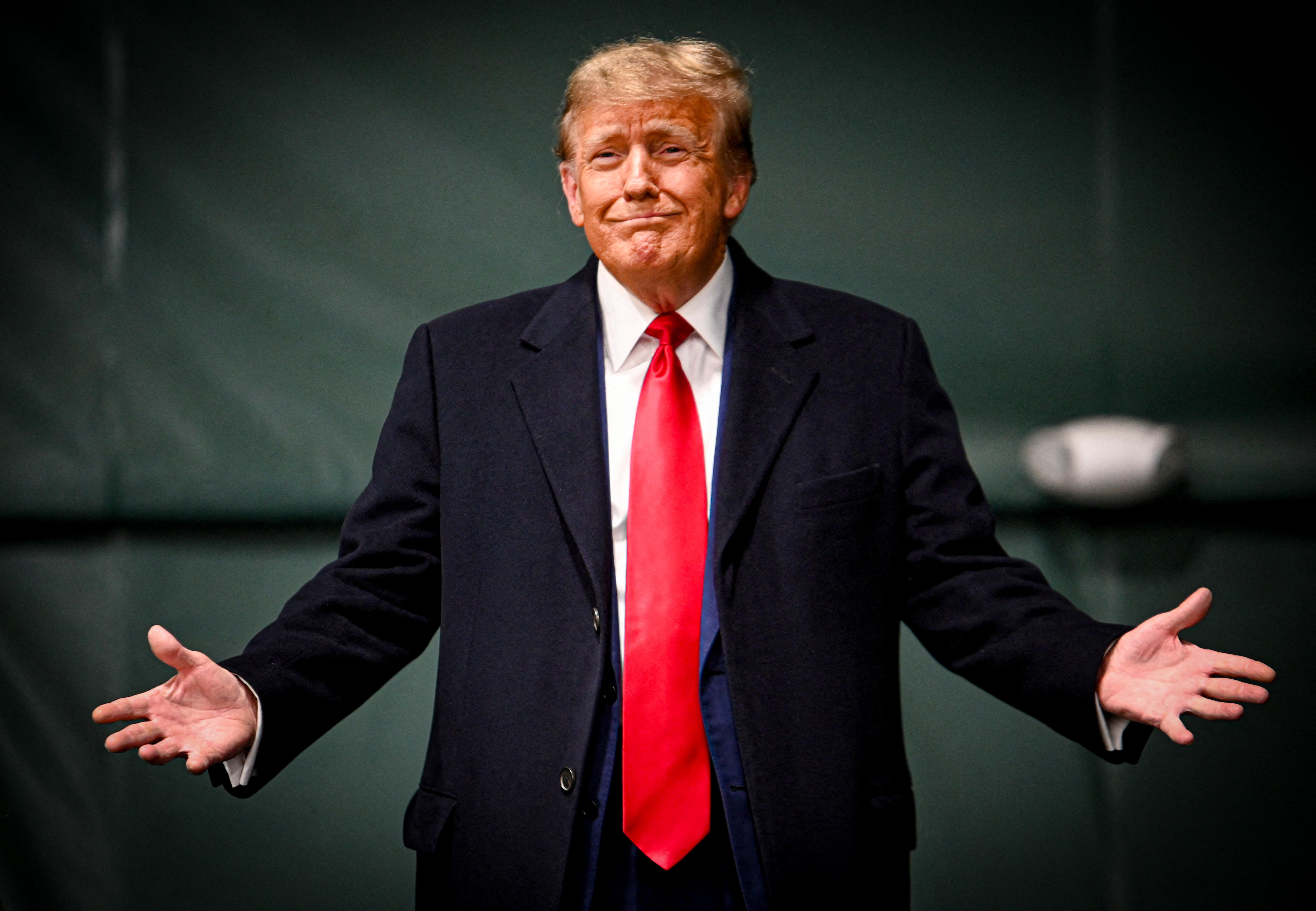 Donald Trump dominated the Republican Iowa caucuses as DeSantis and ...