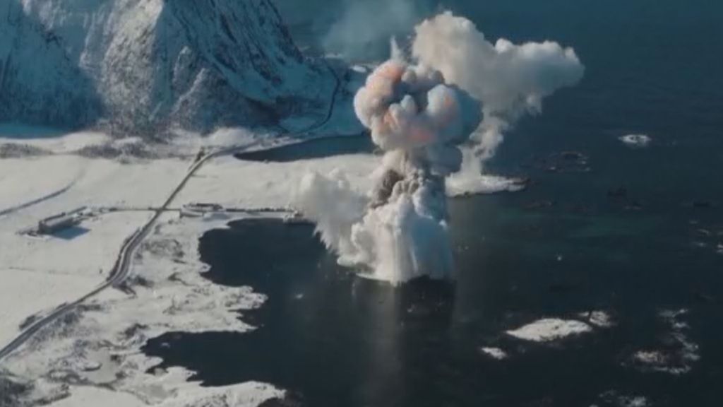 Space rocket crashes and explodes seconds after blast-off from Norway ...