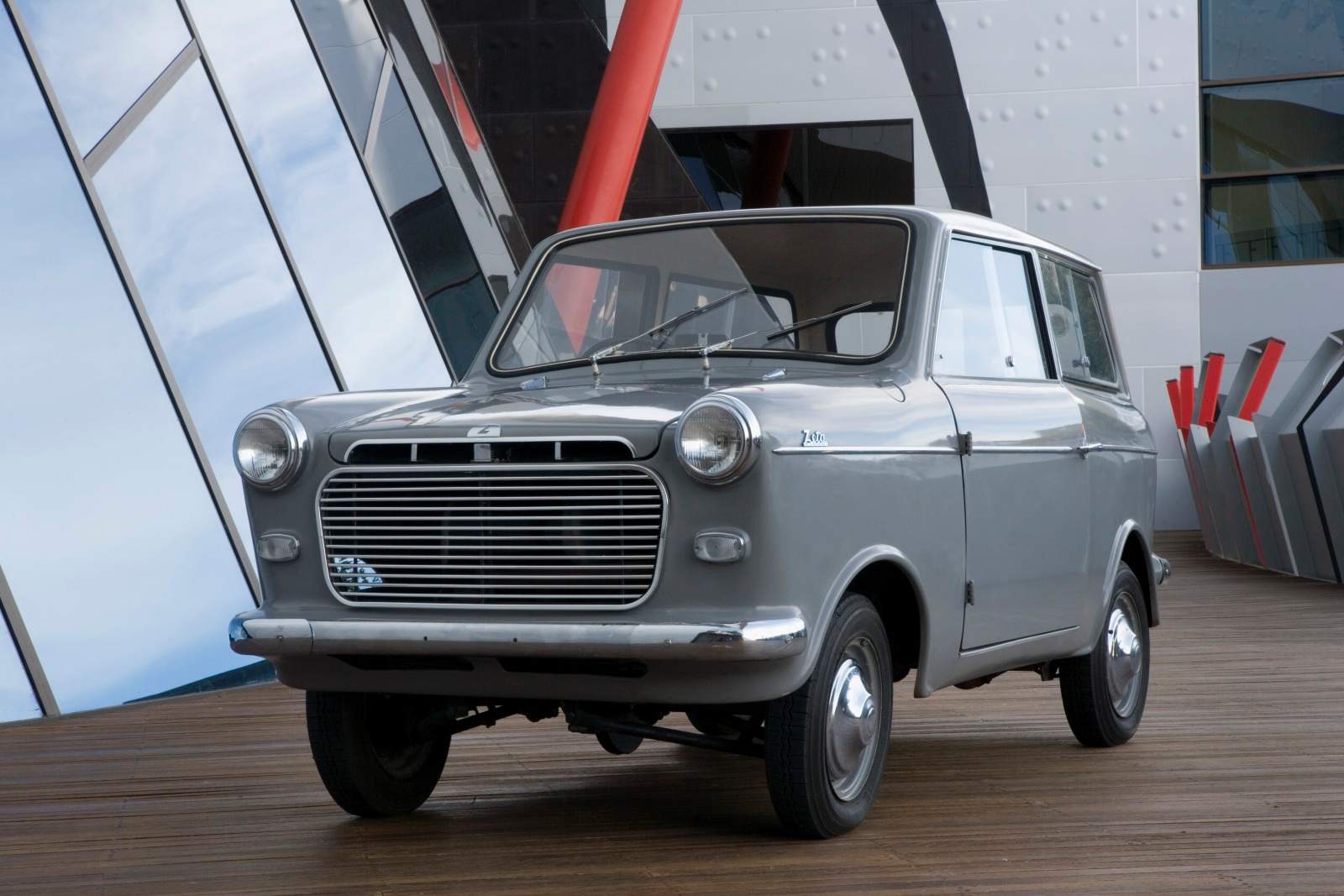 The Lightburn Zeta, a quirky fibreglass vehicle powered by a motorcycle ...