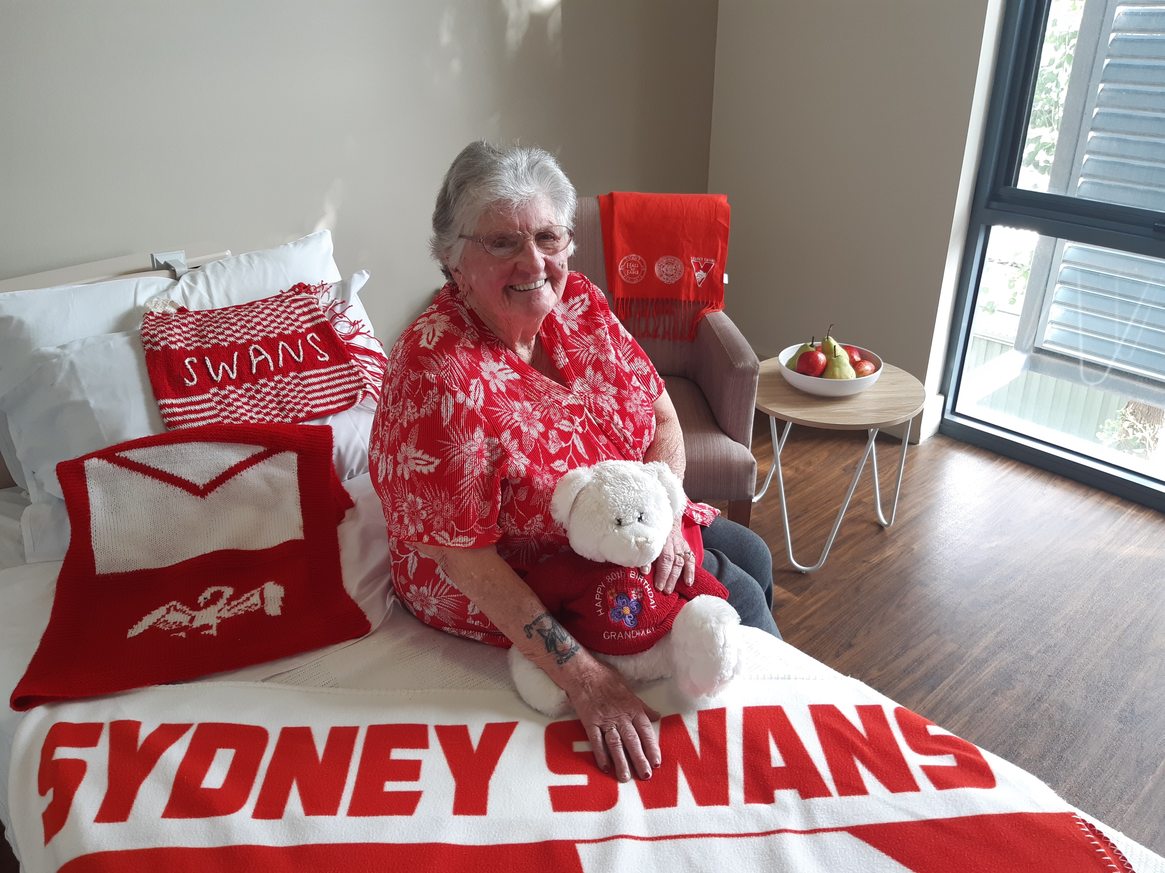 Tangan Nenek Nell Cooper Siap Ditato Bila Sydney Swans Menang di Final ...