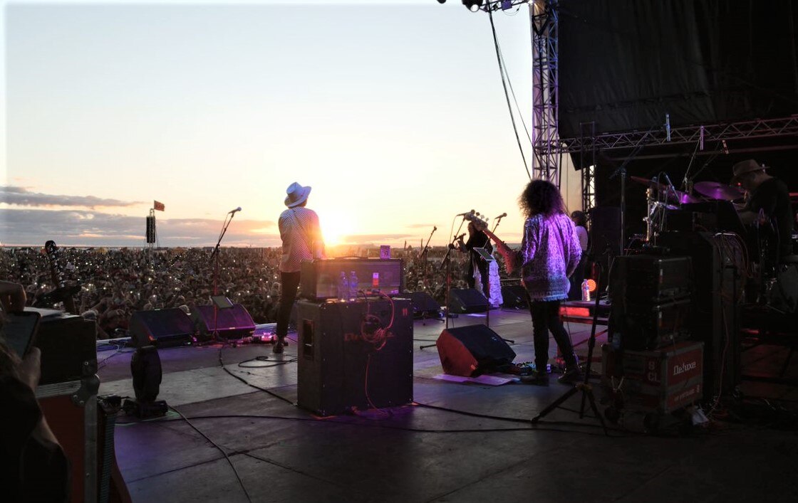 Mundi Mundi Bash raises $130k for RFDS, but organiser wants road access ...