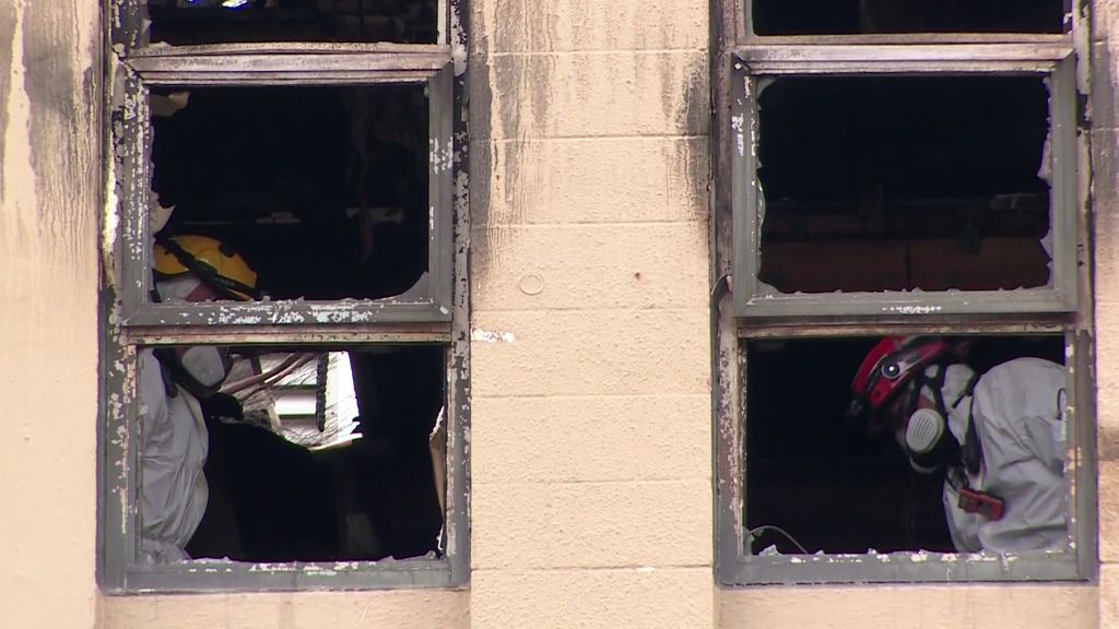 Footage from the scene of the deadly Loafers Lodge hostel fire in NZ ...
