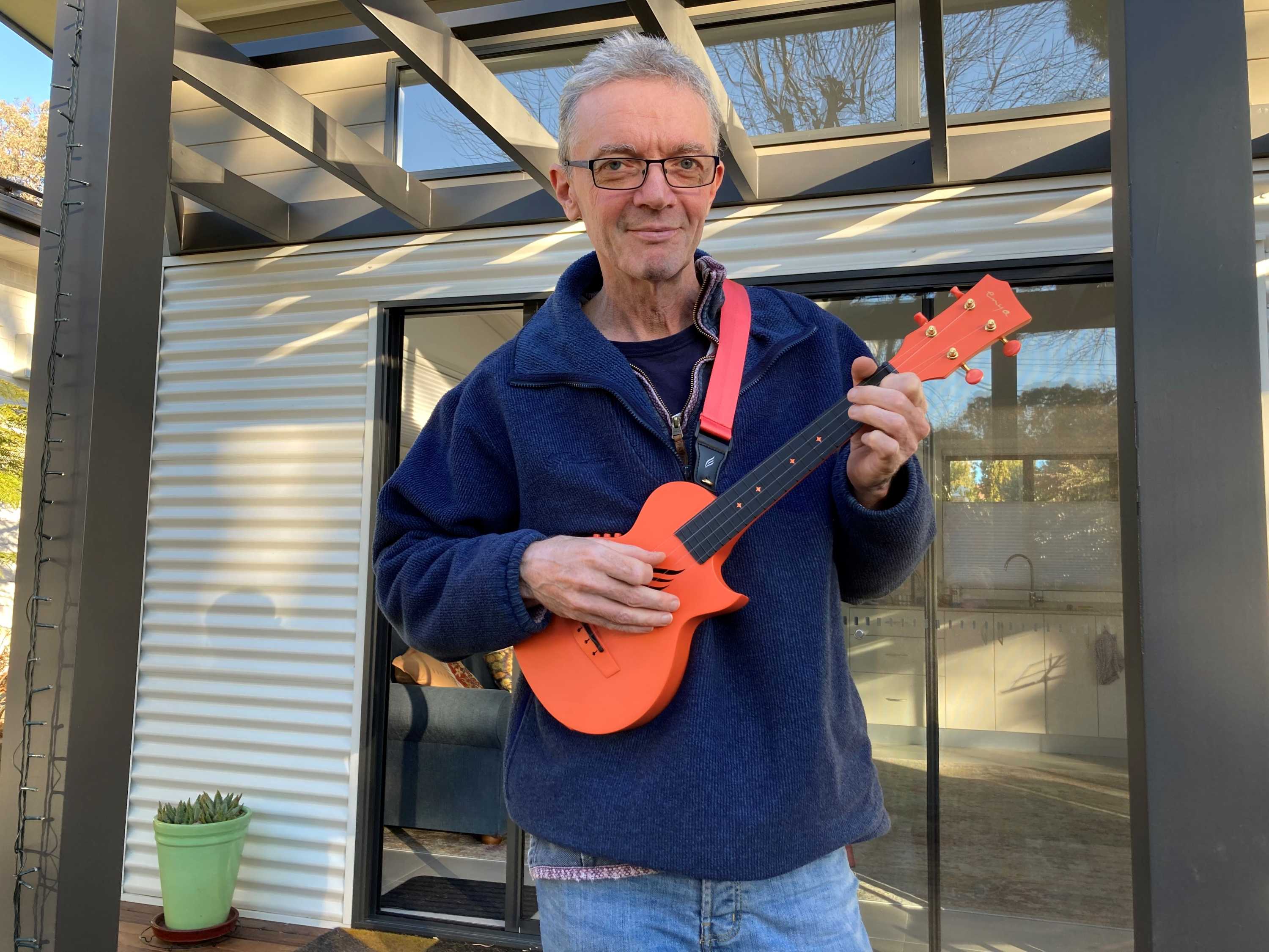 Learning something new in lockdown: Playing the ukulele - ABC Canberra
