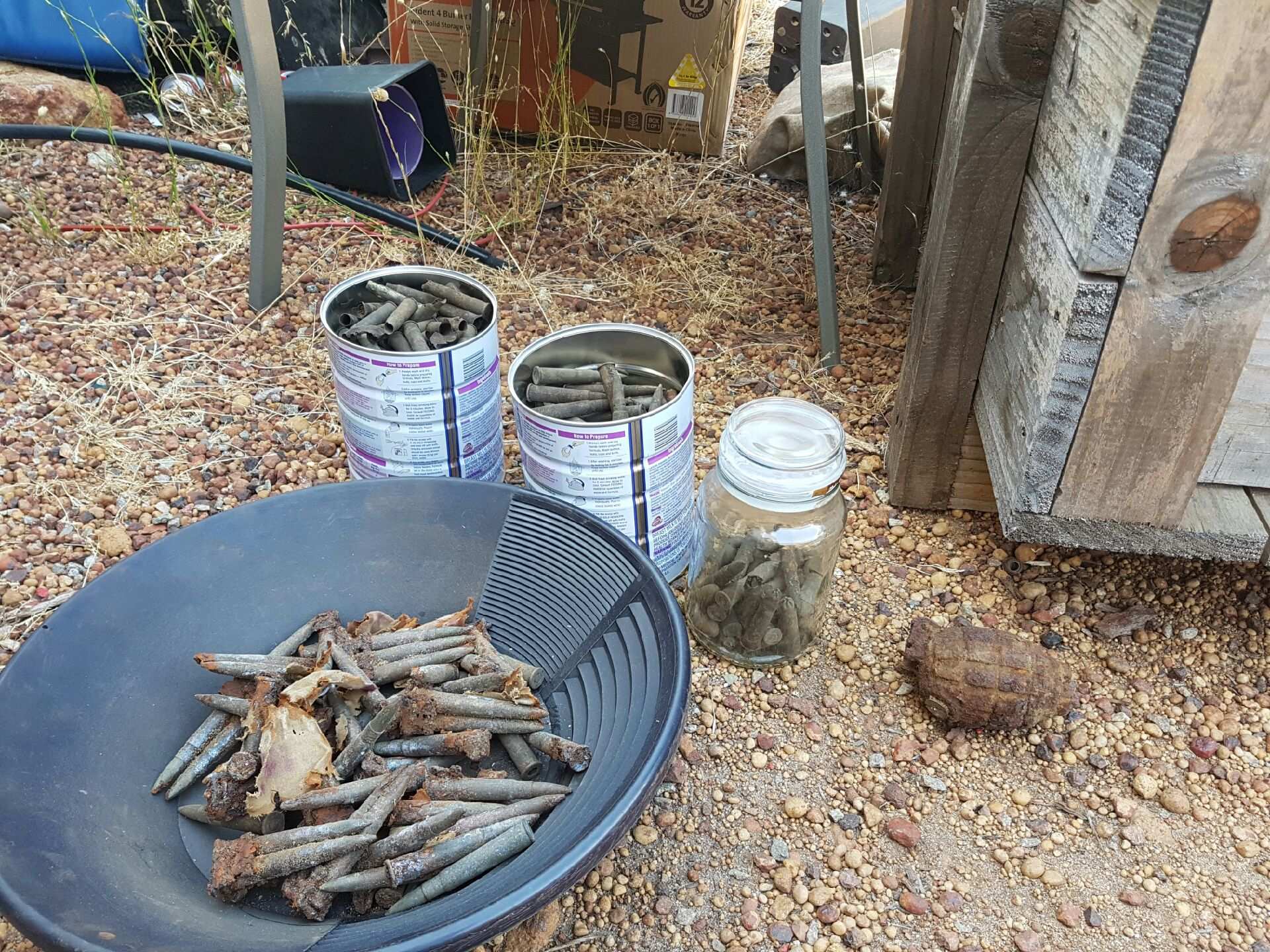 Live hand grenade in hands of unwitting finder, WA police fear - ABC News