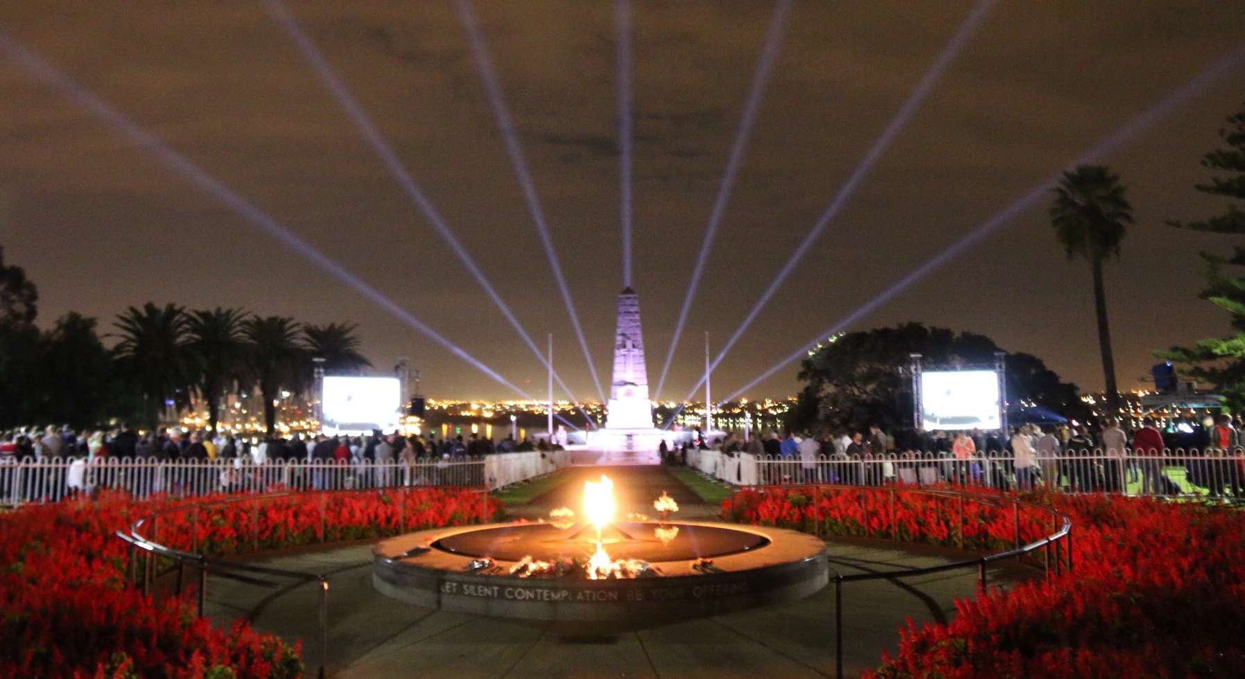 Anzac Day: Tens of thousands attend Kings Park dawn service and turn up ...