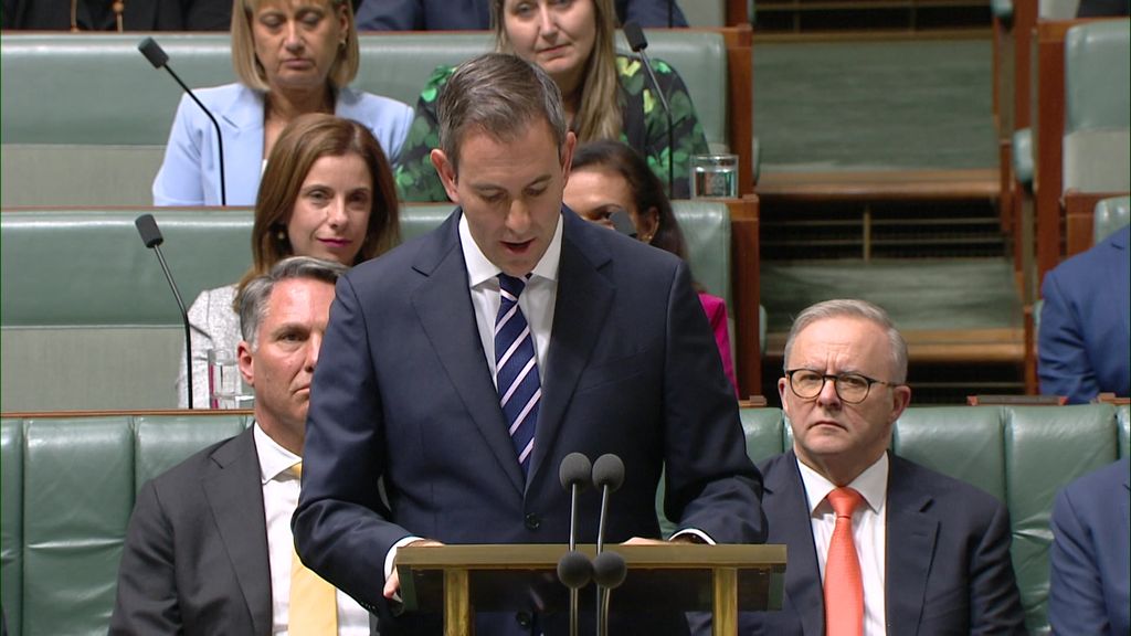 Budget includes $11.3 billion for aged care worker pay rise - ABC News