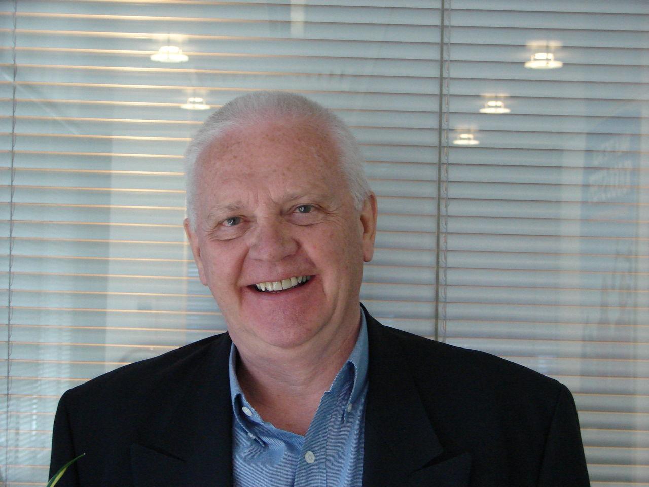 Desmond Ross' adventures flying commercial planes and rescue ...