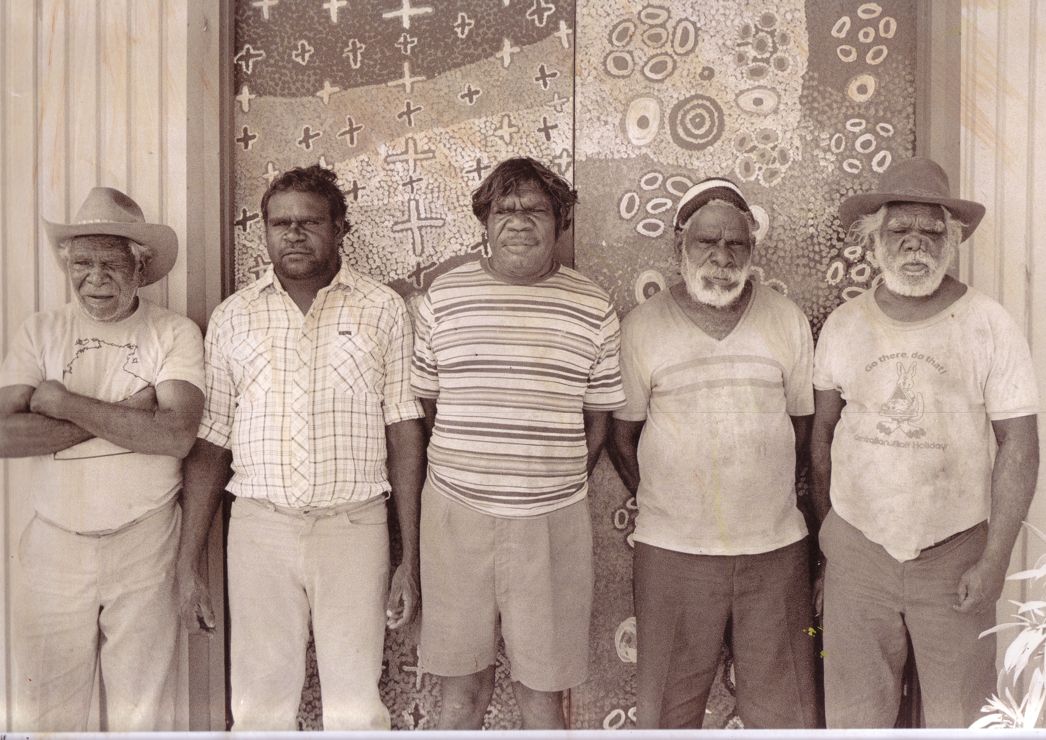 History-changing Yuendemu Doors lead Indigenous dreaming art to China ...