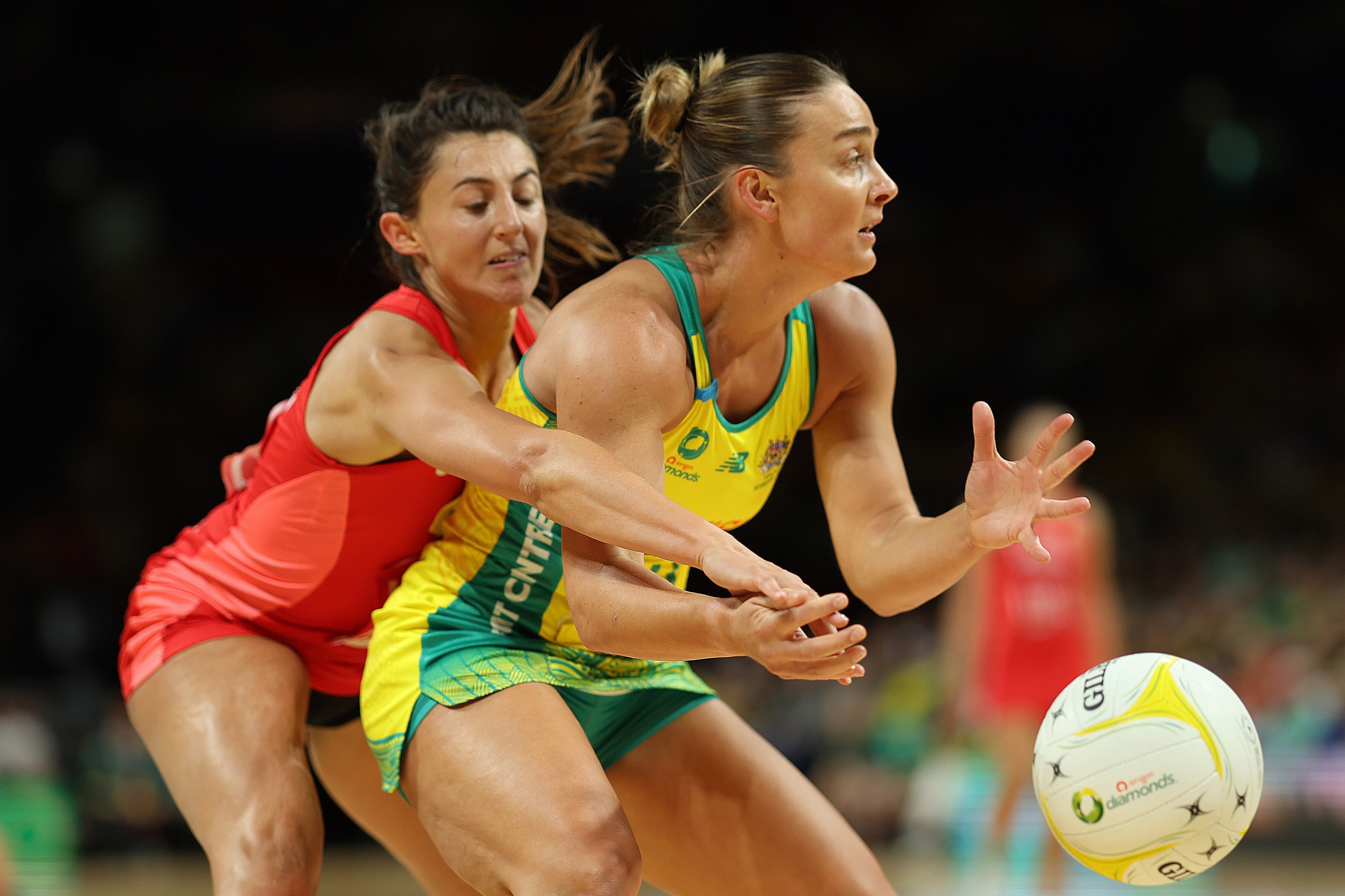 Australian Diamonds lose 61-59 to England Roses in second netball Test ...
