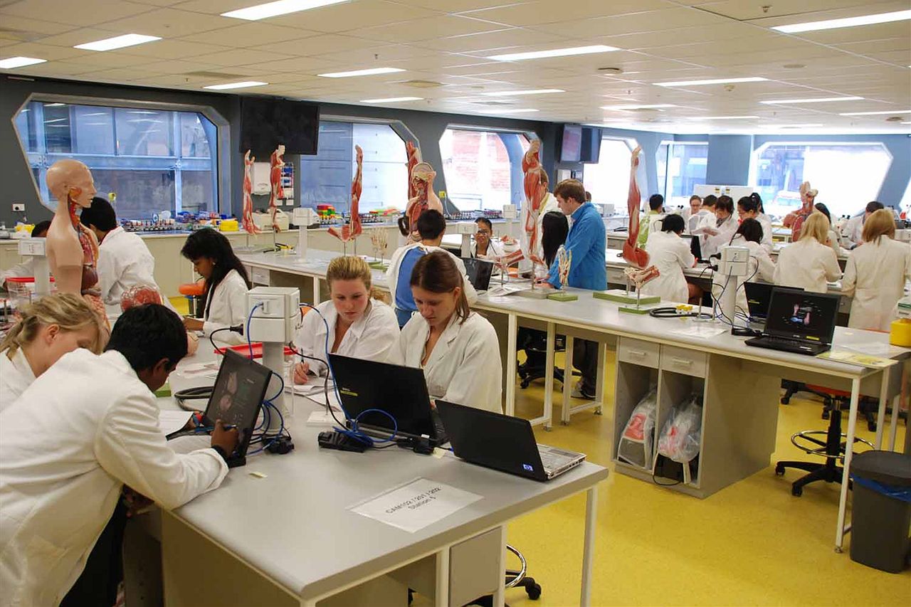 Govt funds new Perth medical school; med students say too many ...