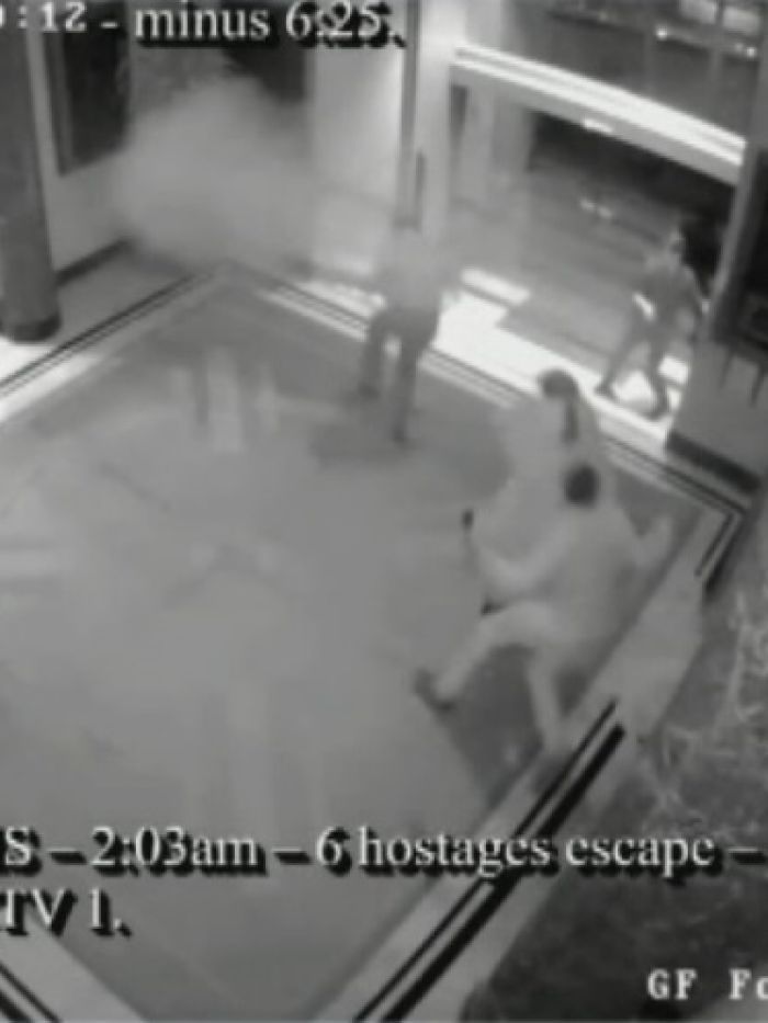 Top cop defends Sydney siege police response - ABC Radio