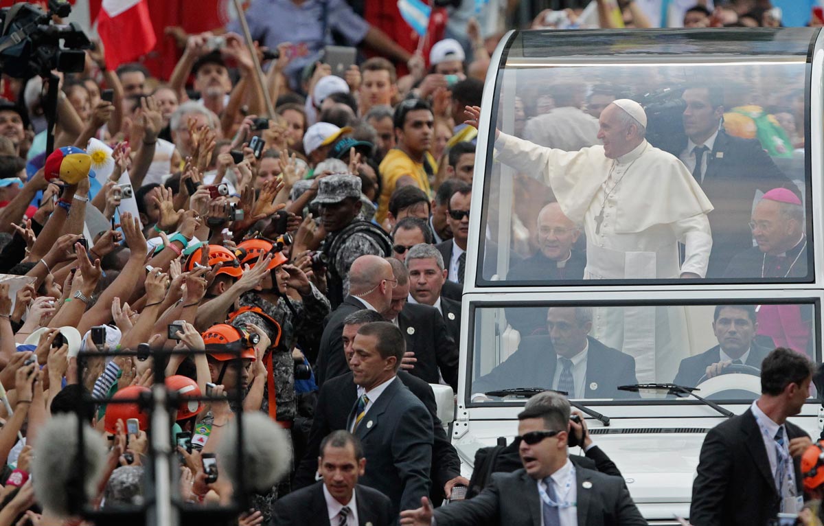 Pope Francis closes World Youth event with Copacabana mass in front of ...